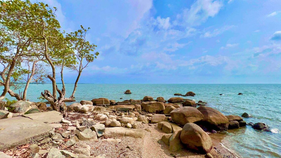 Khám phá hòn Đá Bạc ở Cà Mau
